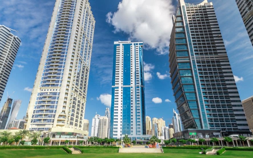 The Pros and Cons of Living in Jumeirah Lake Towers (JLT) – iOffPlanDubai