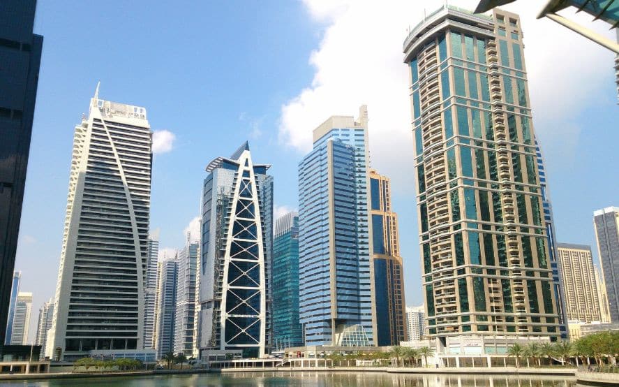 The Pros and Cons of Living in Jumeirah Lake Towers (JLT) – iOffPlanDubai